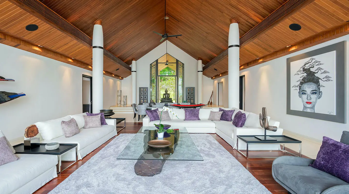 4/5 BEDROOM ABSOLUTE BEACHFRONT LUXURY HAVEN WITH STUNNING PANORAMIC VIEWS
