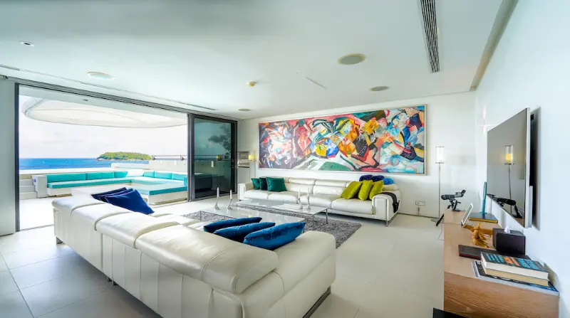 4 Bedrooms Sky Penthouse with Fantastic Ocean View